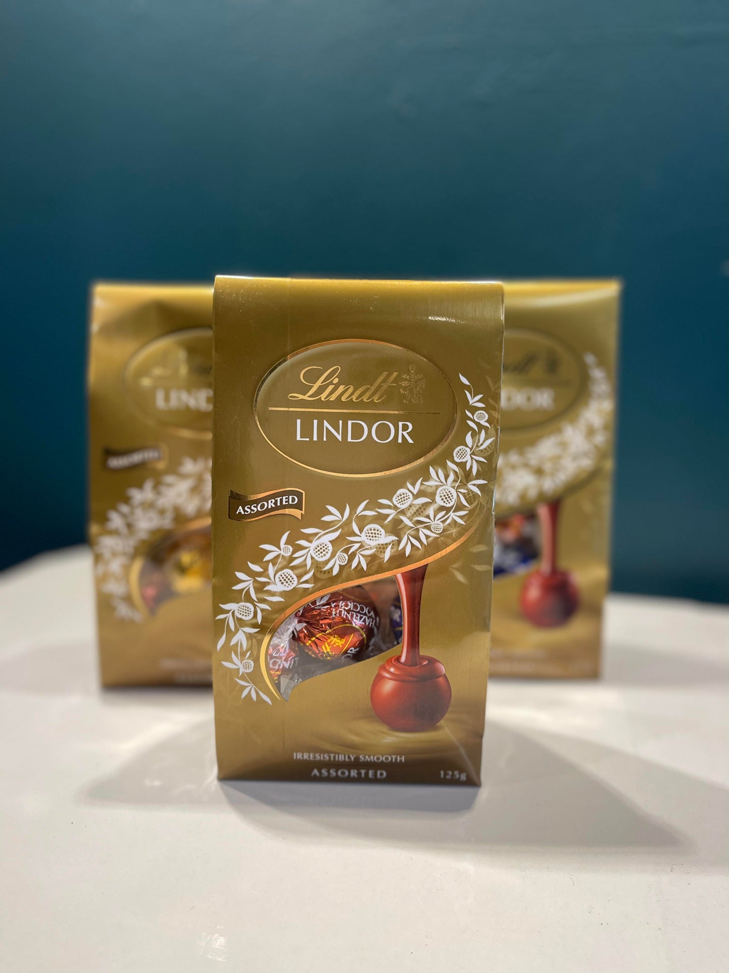 Lindt Lindor Assorted Chocolates – Kings Meadows Florist